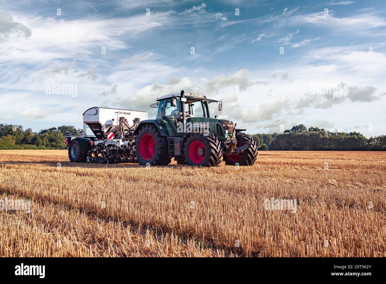 Mulchsaat - Direkt-Sämaschine des Herstellers Agrisem auf einem ...