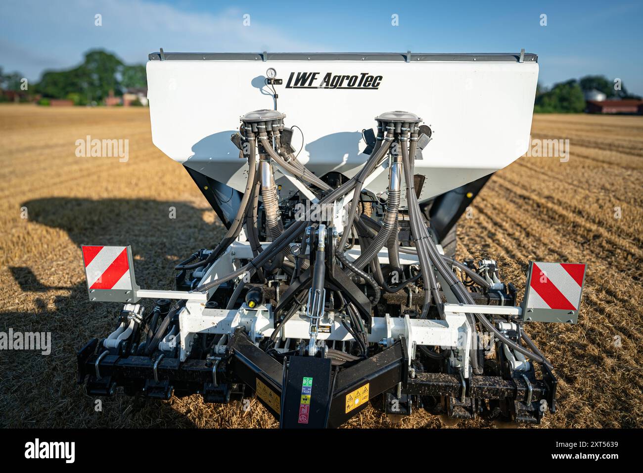 Mulchsaat - Direkt-Sämaschine des Herstellers Agrisem auf einem ...