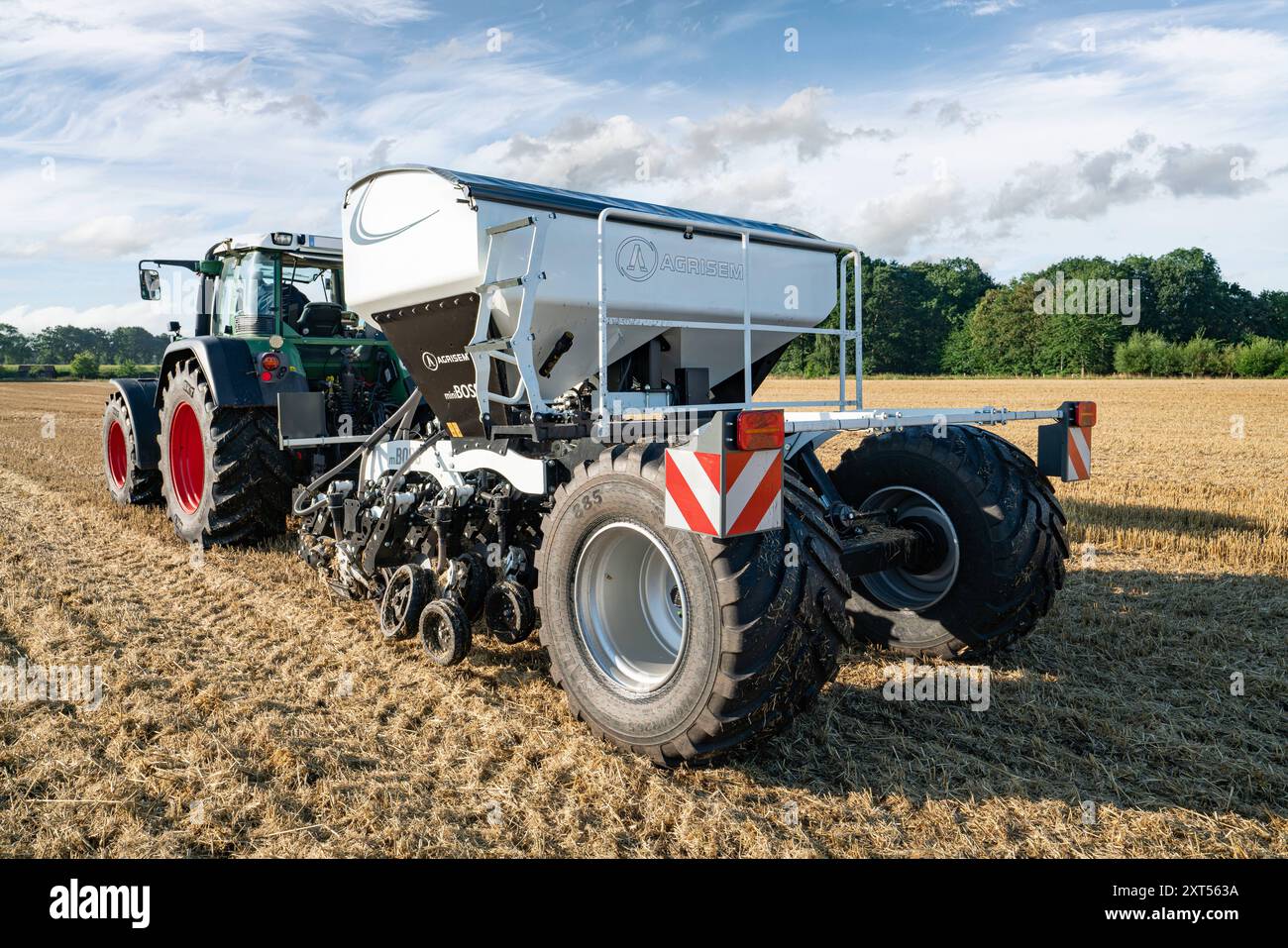 Mulchsaat - Direkt-Sämaschine des Herstellers Agrisem auf einem ...