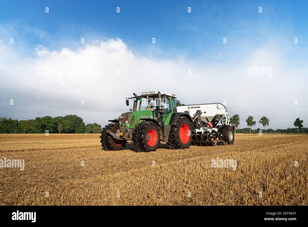 Mulchsaat - Direkt-Sämaschine des Herstellers Agrisem auf einem ...