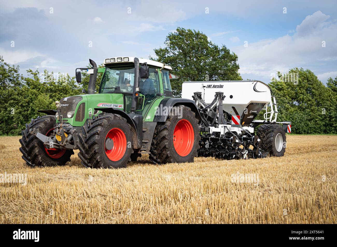 Mulchsaat - Direkt-Sämaschine des Herstellers Agrisem auf einem ...