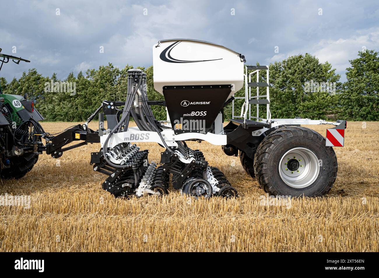 Mulchsaat - Direkt-Sämaschine des Herstellers Agrisem auf einem ...
