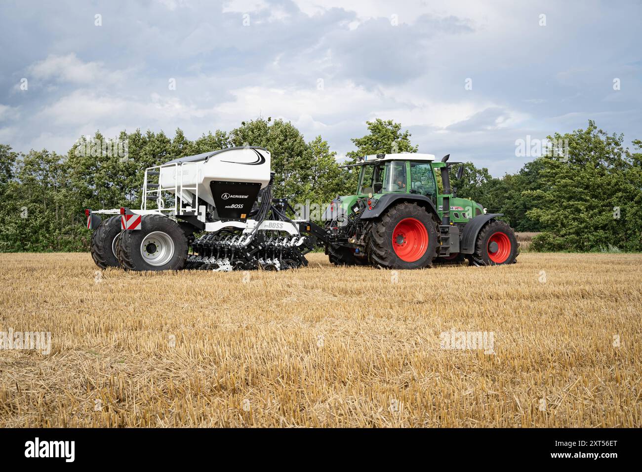 Mulchsaat - Direkt-Sämaschine des Herstellers Agrisem auf einem ...