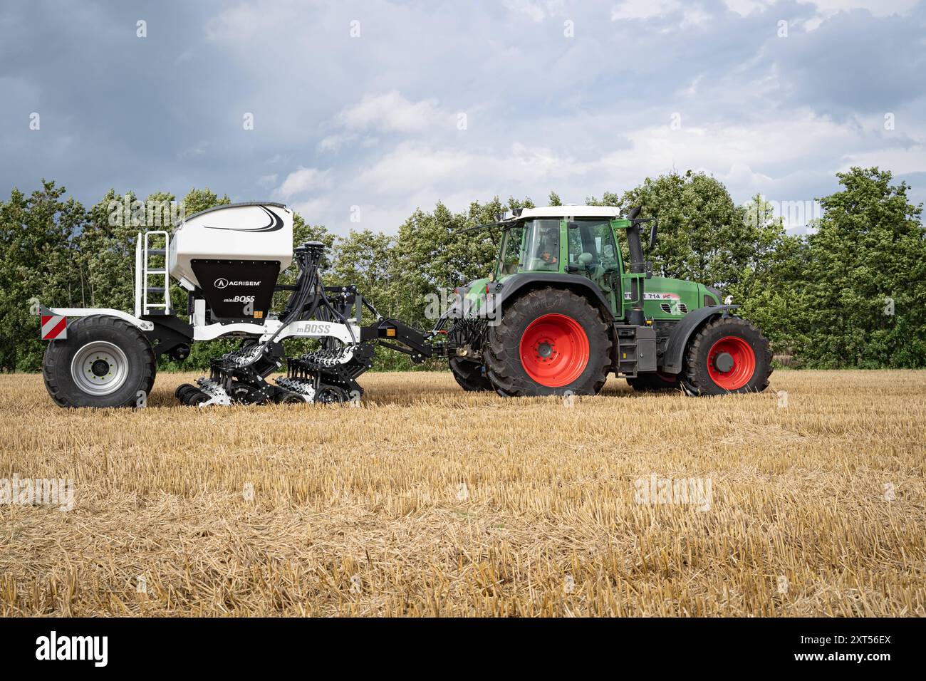 Mulchsaat - Direkt-Sämaschine des Herstellers Agrisem auf einem ...