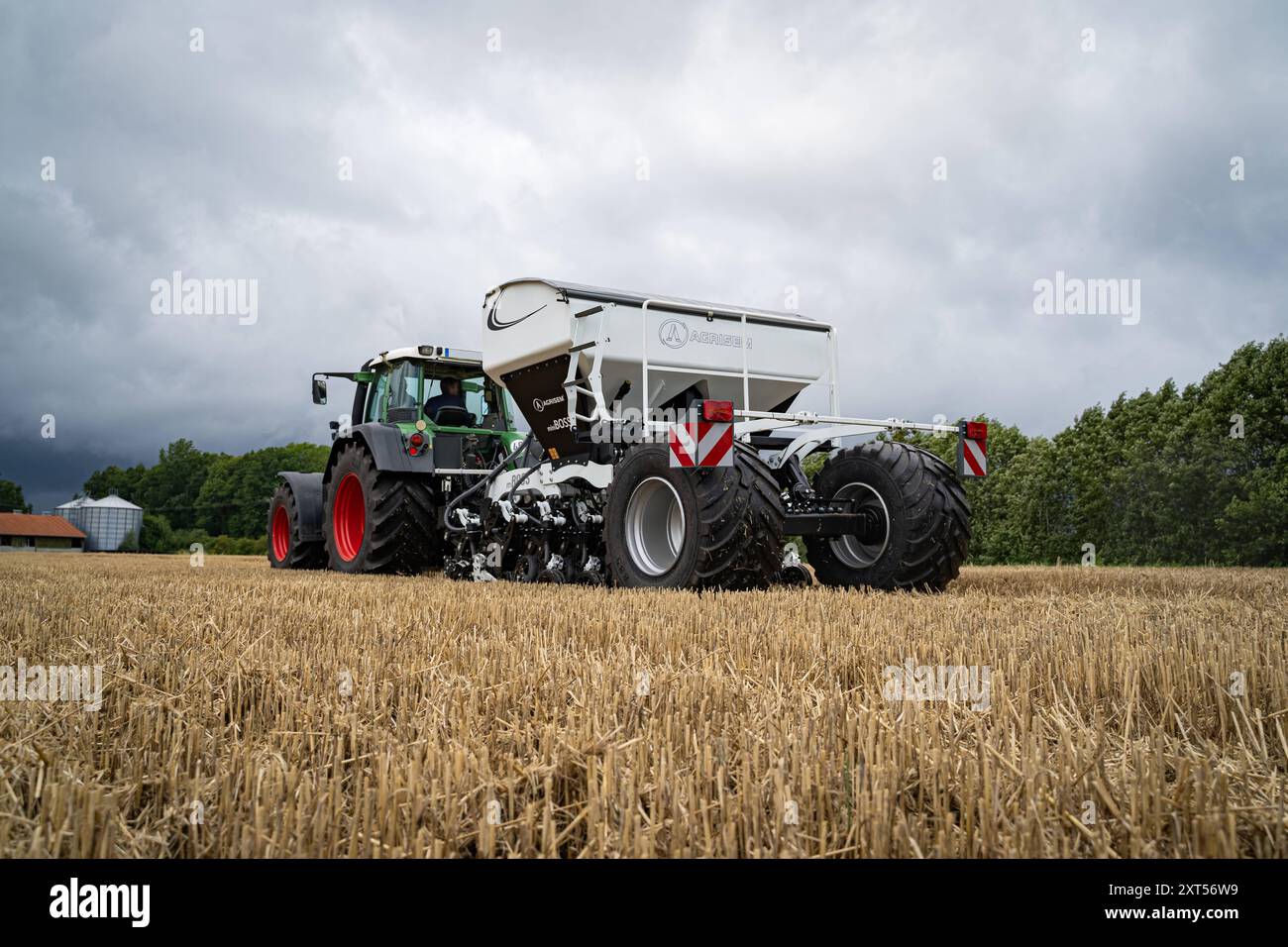 Mulchsaat - Direkt-Sämaschine des Herstellers Agrisem auf einem ...