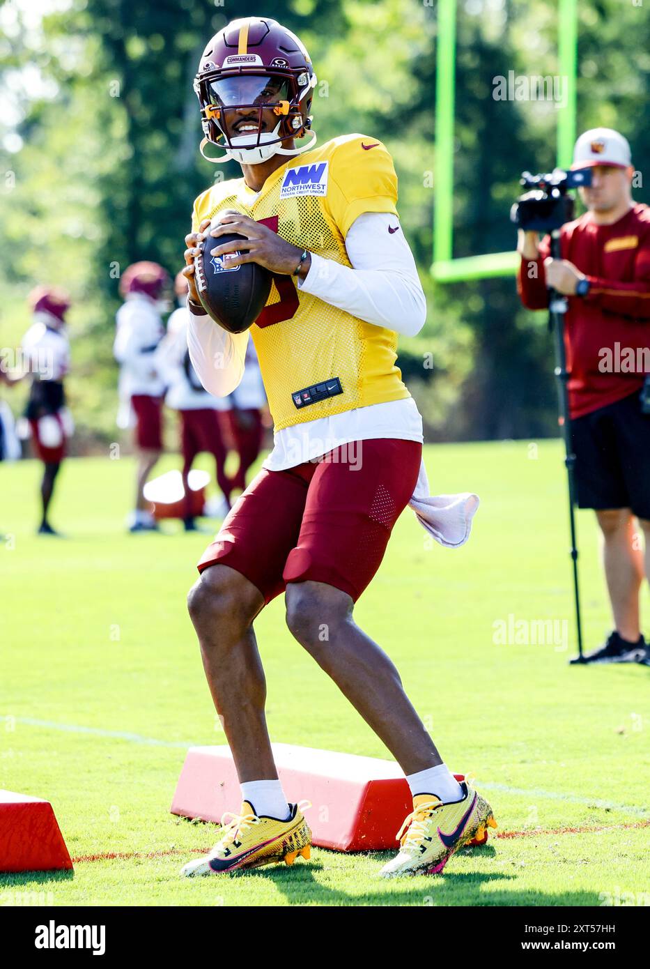 Washington Commanders quarterback Jayden Daniels (5) participating in ...