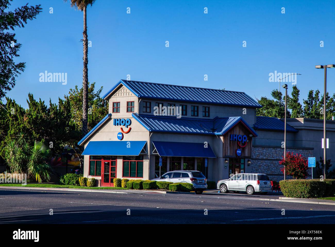 Ihop restaurant logo hi-res stock photography and images - Alamy