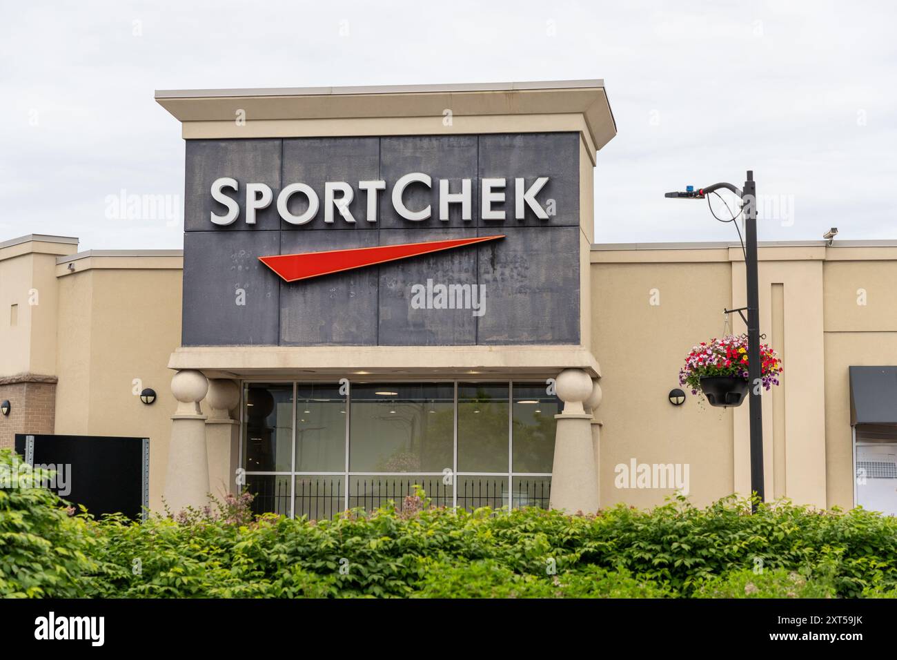 Sport chek logo hi-res stock photography and images - Alamy