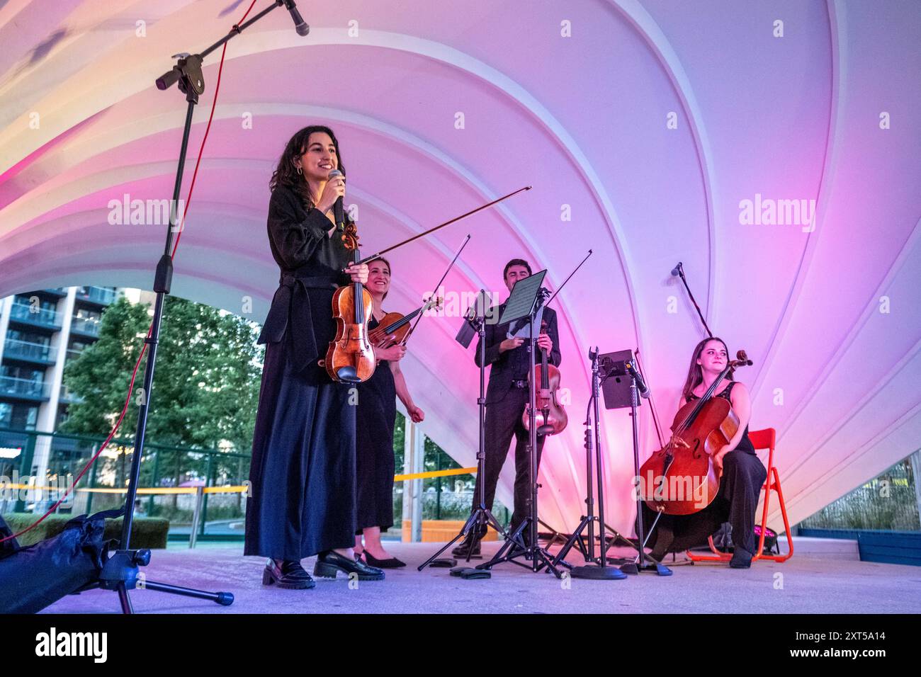 Taylor swift eras tour stage hi-res stock photography and images - Alamy