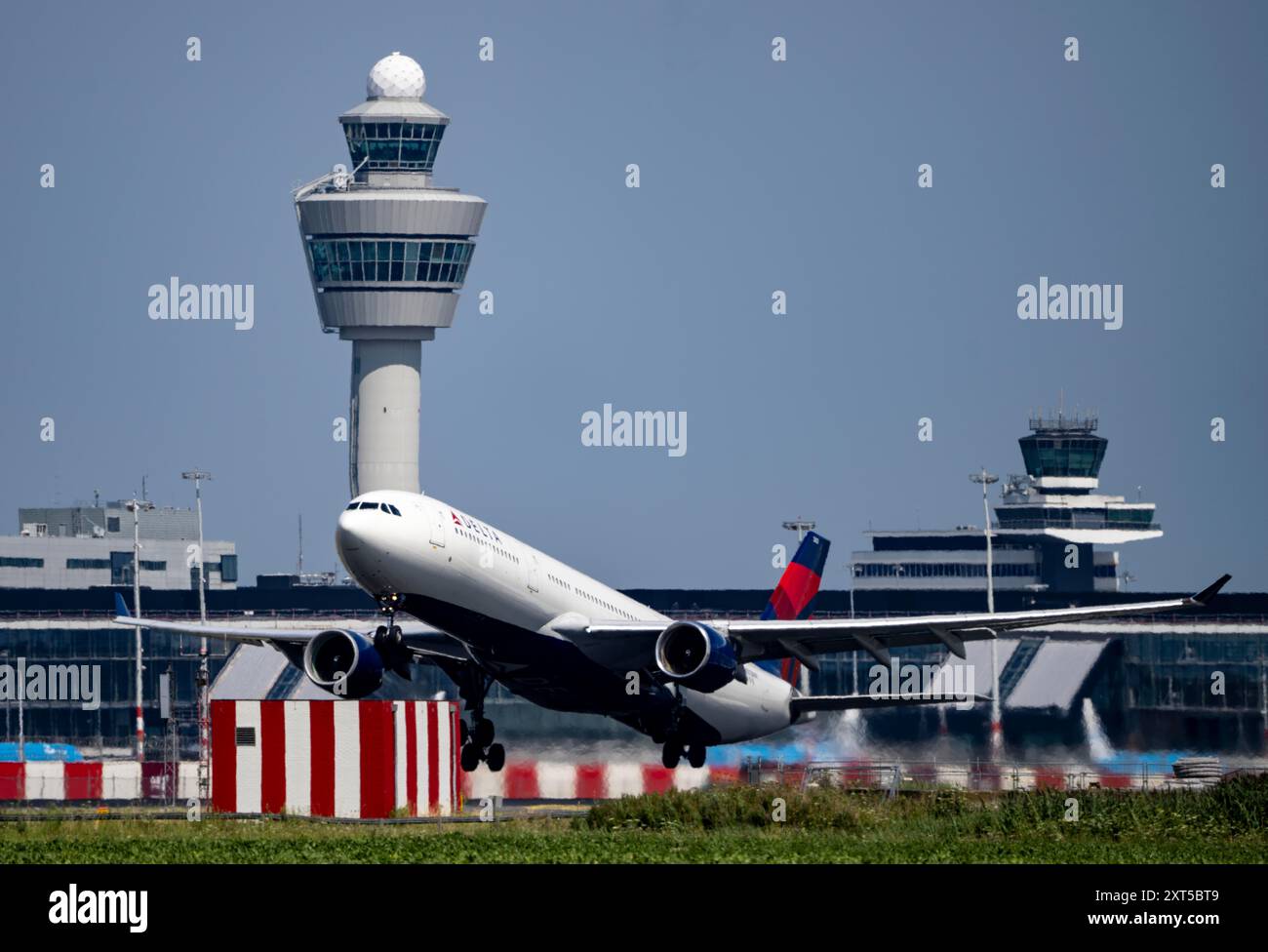 Delta Airlines aircraft taking off at Amsterdam Schiphol Airport ...
