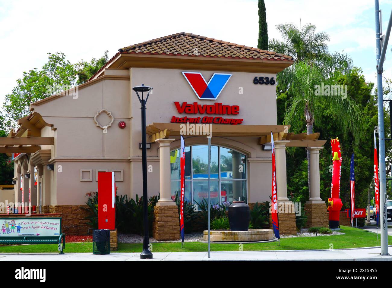 Differential fluid changes hi-res stock photography and images - Alamy