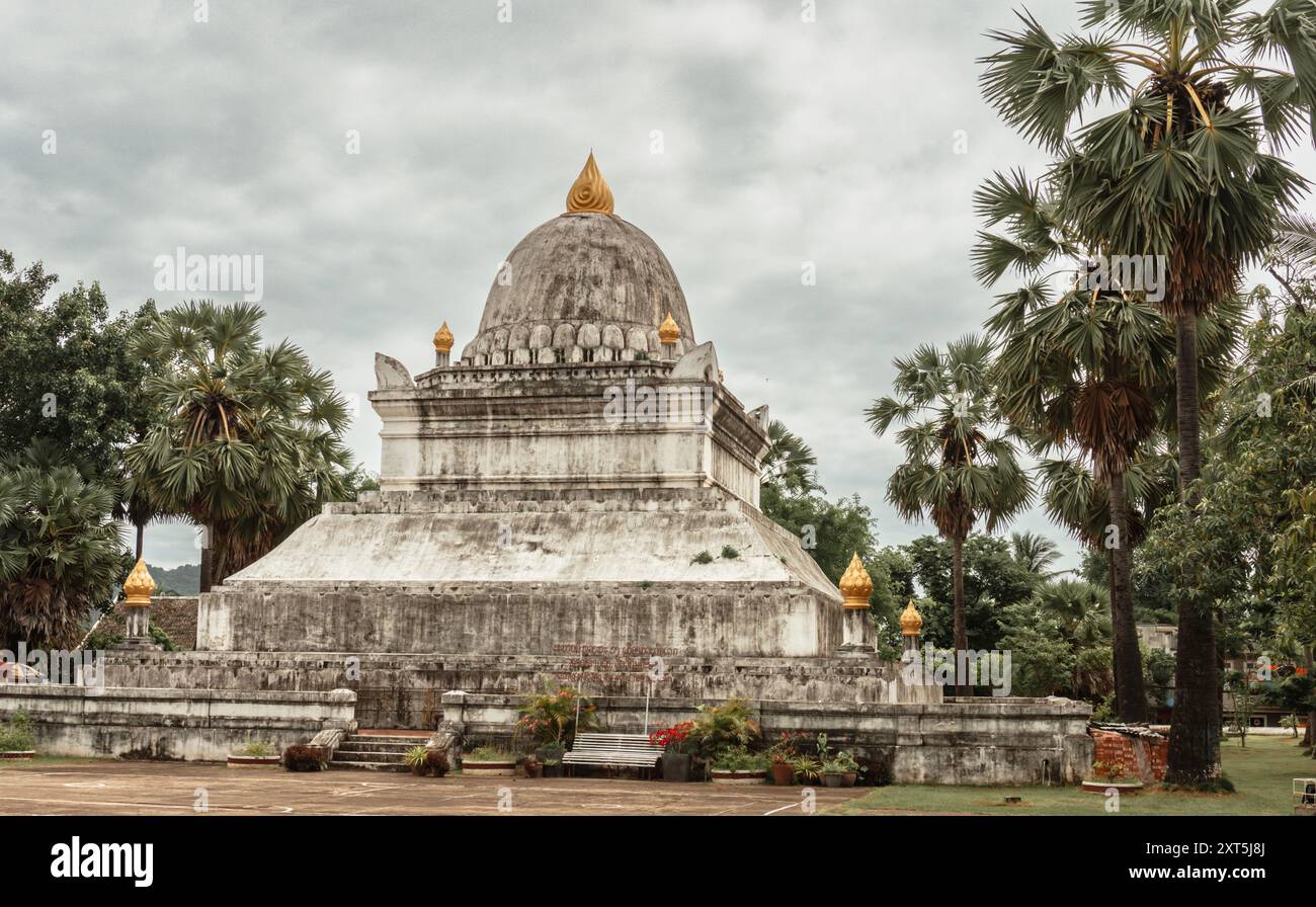 Makmo Stupa of the Wat Wisunalat temple in Thanon Wisunalat, Luang ...