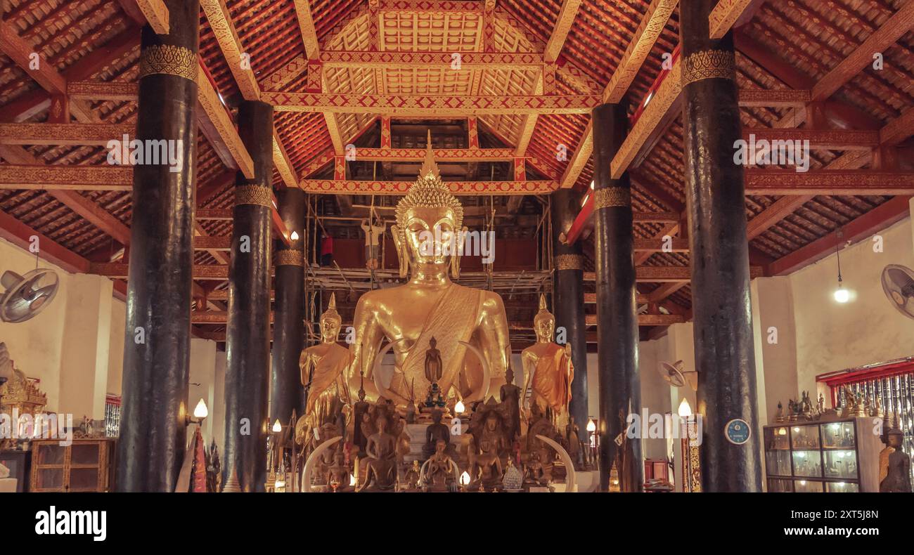 Buddha statue inside the Wat Wisunarat Buddhist temple in Laos Stock ...
