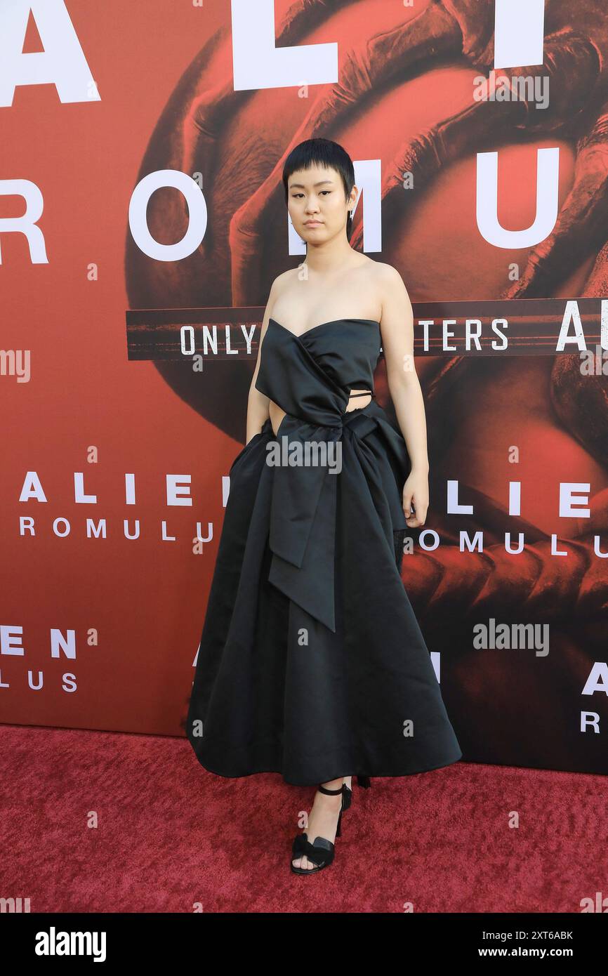 Alien romulus wu hi-res stock photography and images - Alamy
