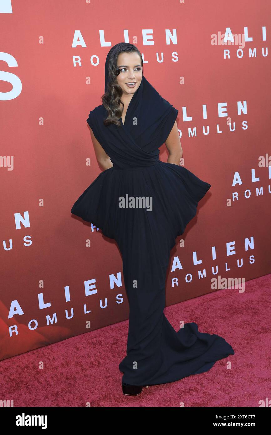 Alien romulus isabela merced hi-res stock photography and images - Alamy