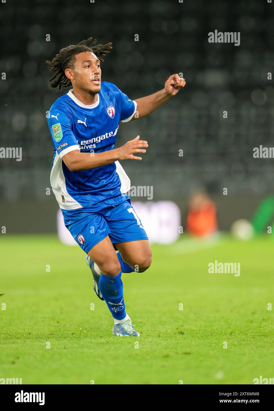 Lewis GORDON of Chesterfield FCmakes a run with the ballduring the ...