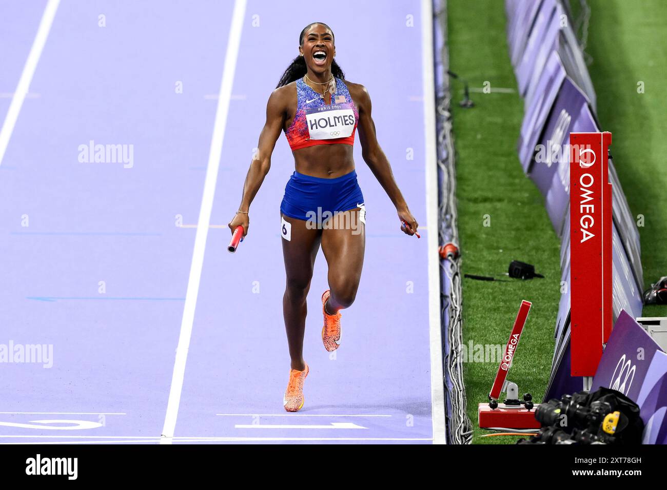 Alexis Homes of United States of America competes in the women's 4x400m ...