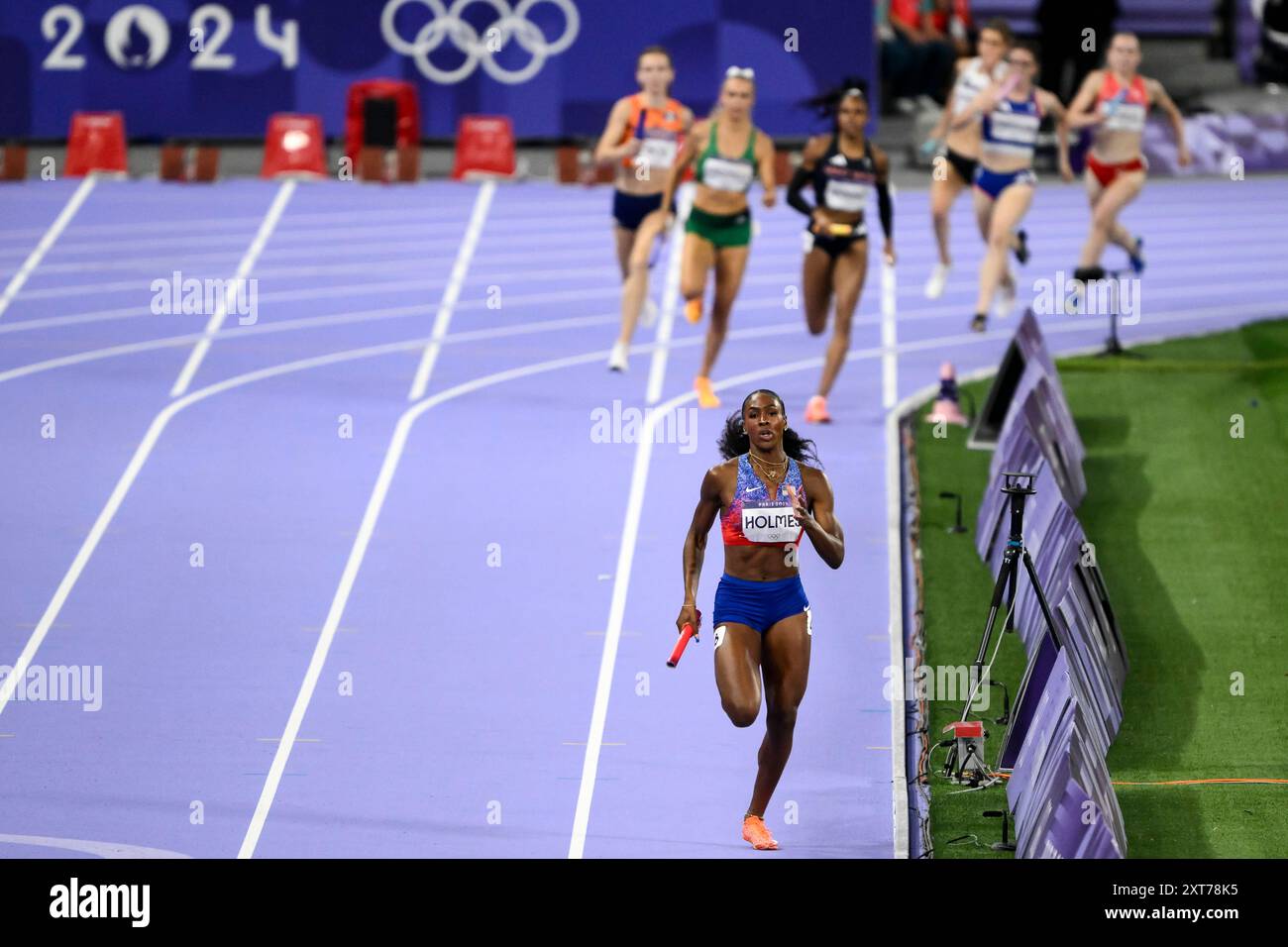 Alexis Homes of United States of America competes in the women's 4x400m ...