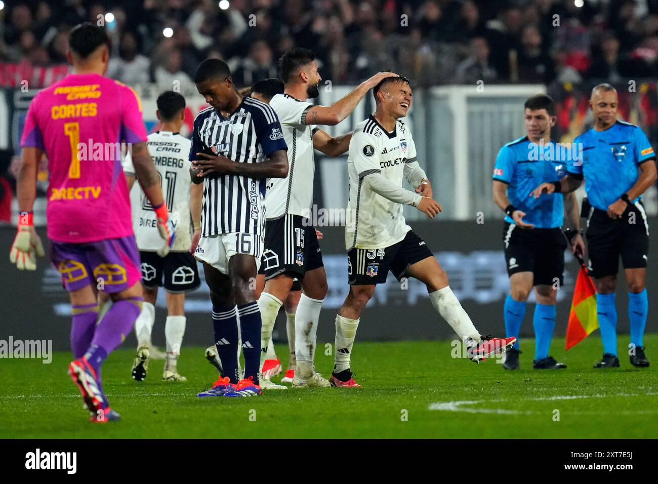 Players of Chile's Colo Colo celebrate after beating Colombia's Junior ...