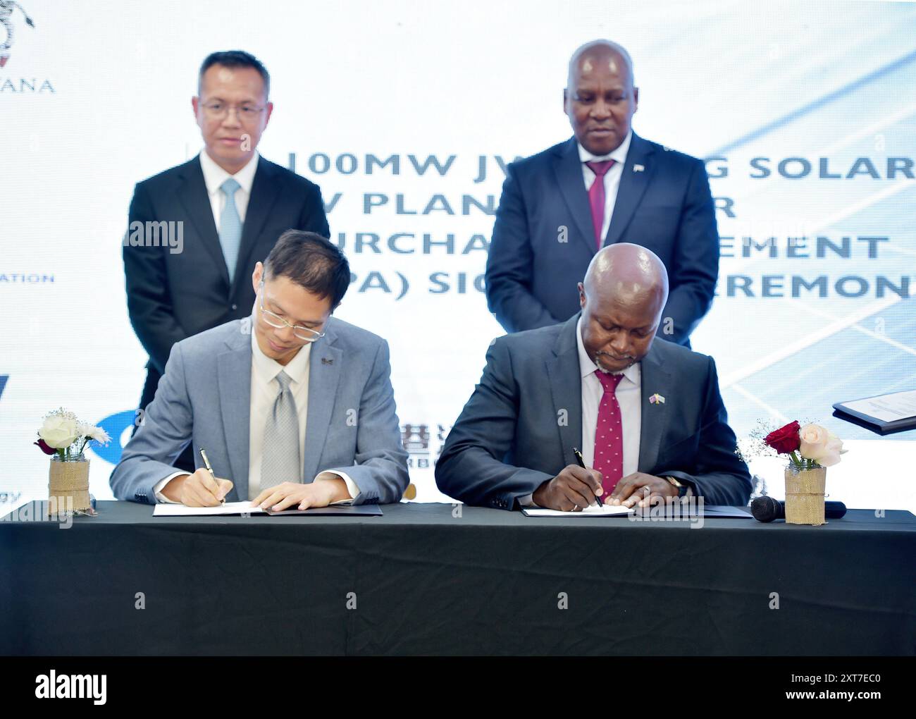 (240814) -- JWANENG, Aug. 14, 2024 (Xinhua) -- Delegates of Botswana ...