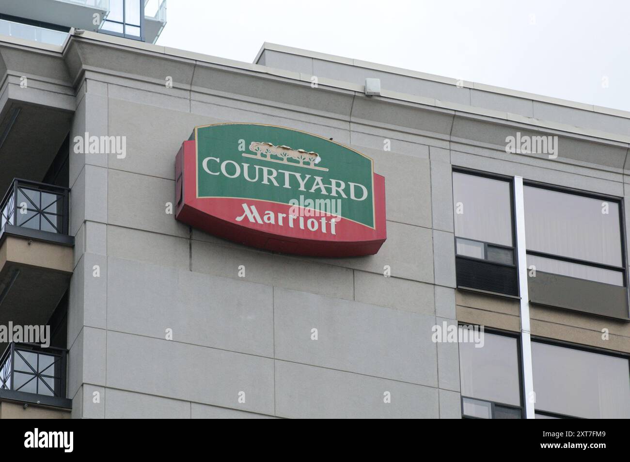 Courtyard marriott logo hi-res stock photography and images - Alamy