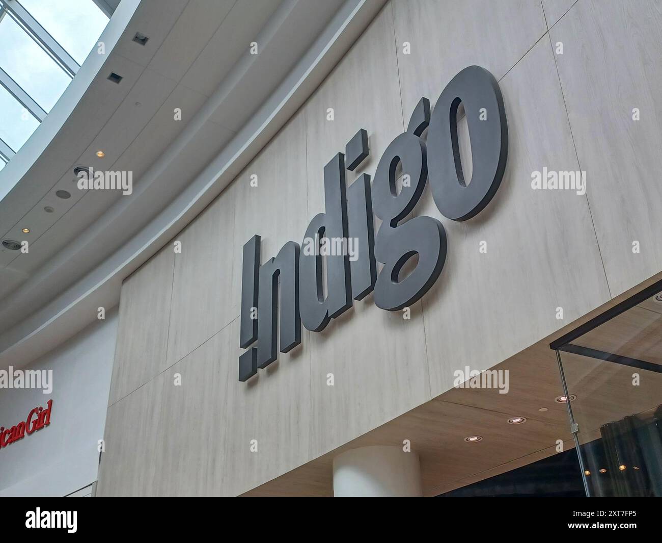 Chapters indigo book store hi-res stock photography and images - Alamy