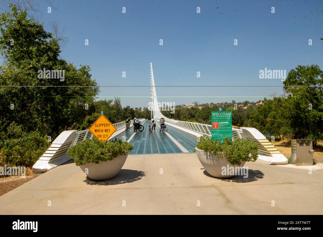 Redding, Ca, USA. 25th July, 2024. The Sundial Bridge in Redding ...