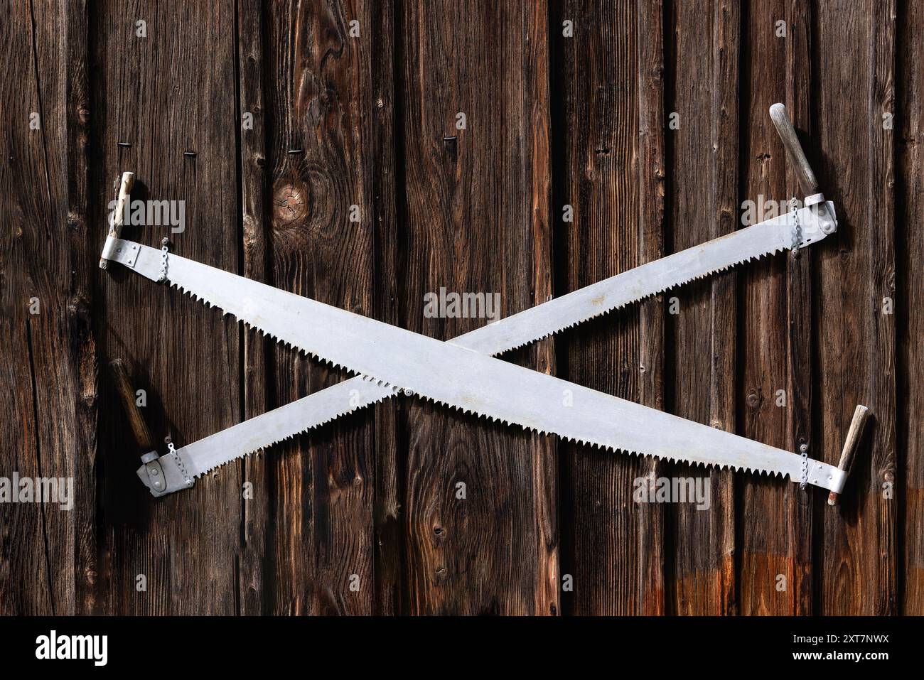 Two man saw hi-res stock photography and images - Alamy