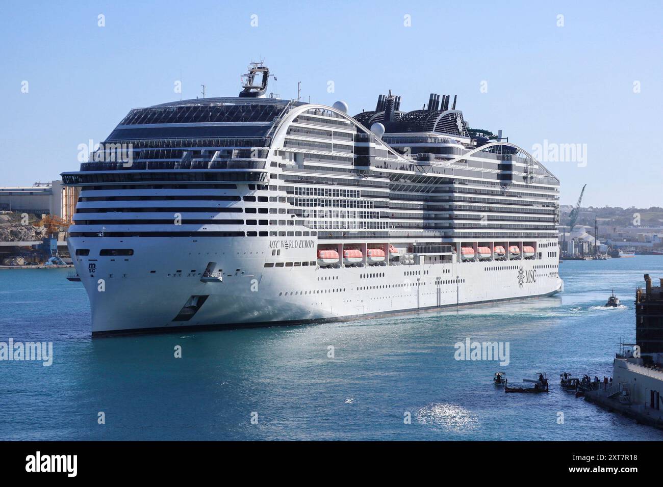 Cruise ship waterslides hi-res stock photography and images - Alamy