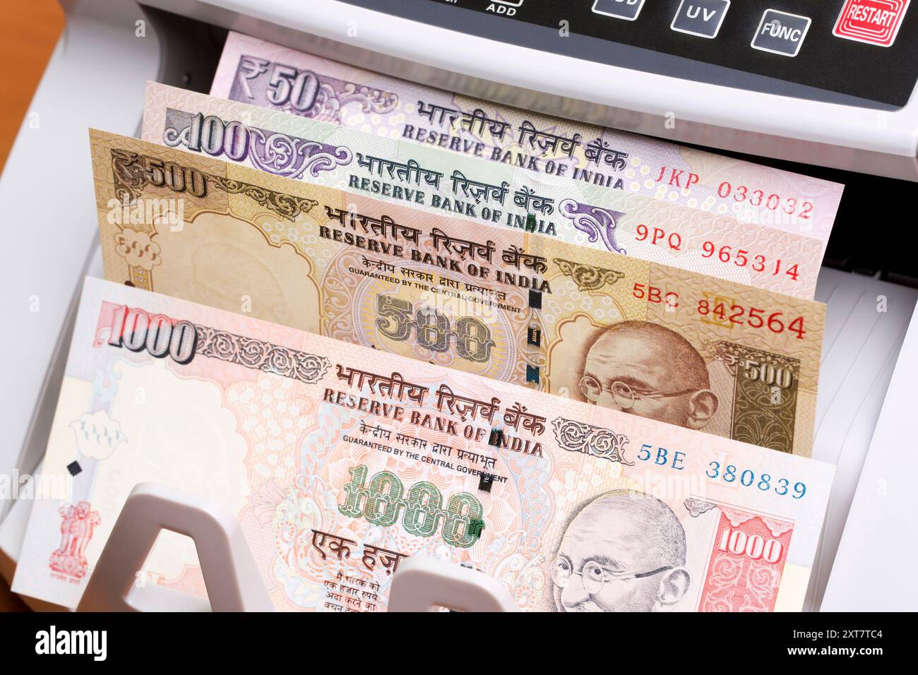 India cash counting hi-res stock photography and images - Alamy
