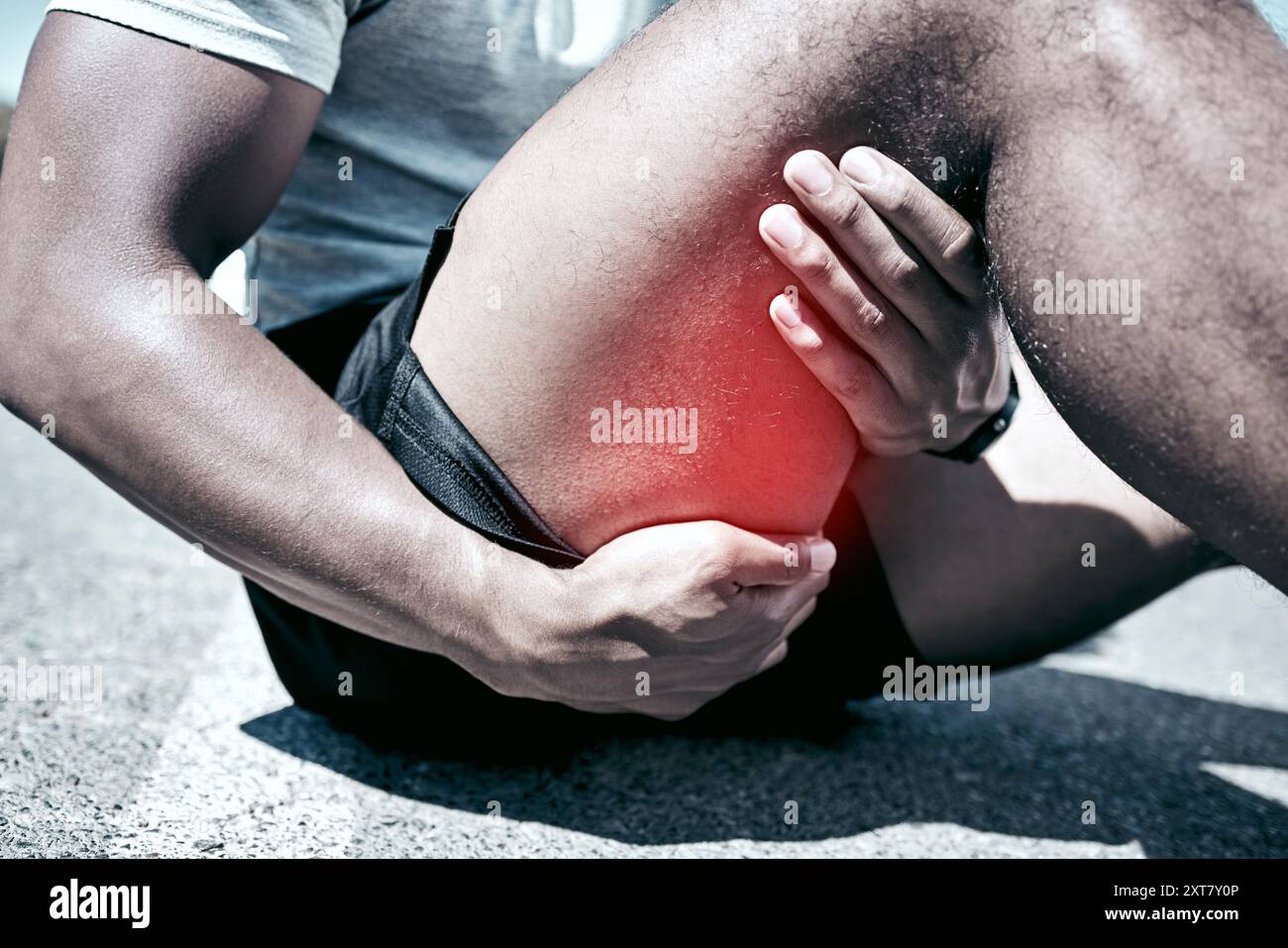 Hamstring pain hands person hi-res stock photography and images - Alamy