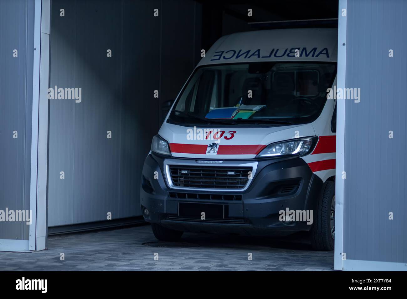 Health and safety sign garage hi-res stock photography and images - Alamy