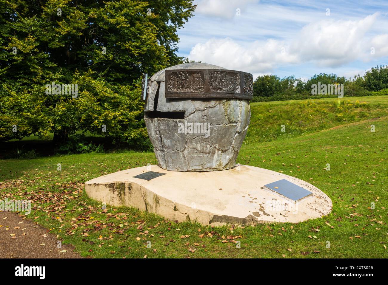 Battle of Lewes memorial created by Enzo Plazzotta and presented to the ...
