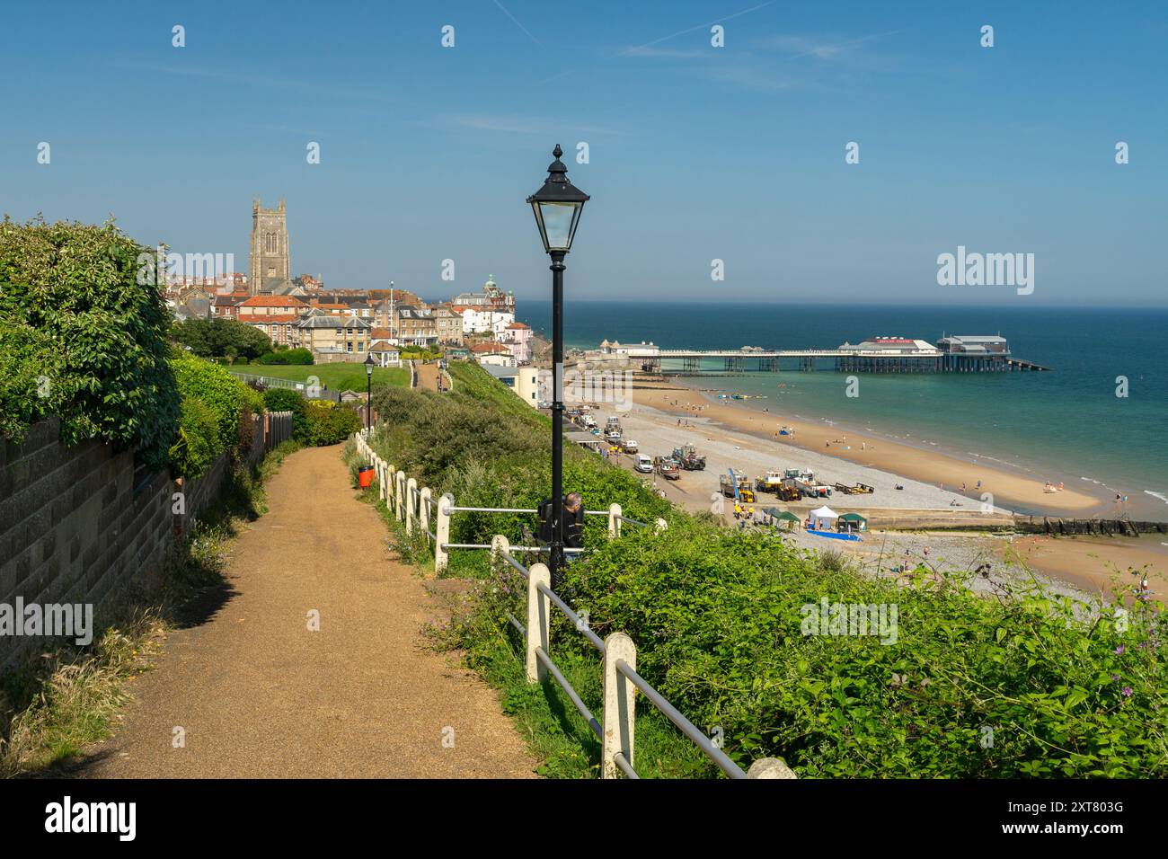 Cromer cliff walk hi-res stock photography and images - Alamy