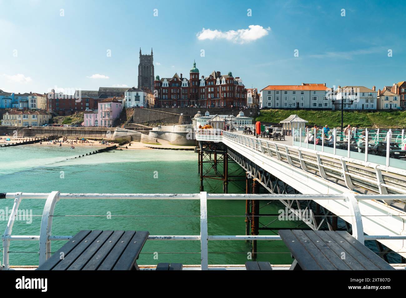 Cromer Pier in Summer - Norfolk, England, UK Stock Photo - Alamy