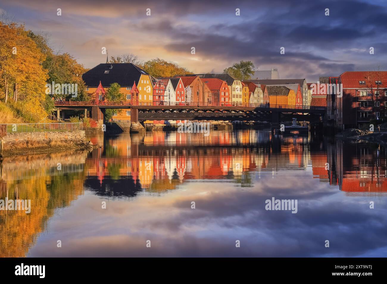 Autumn in Trondheim, view of the river Nidelva and The Old Bridge (den ...