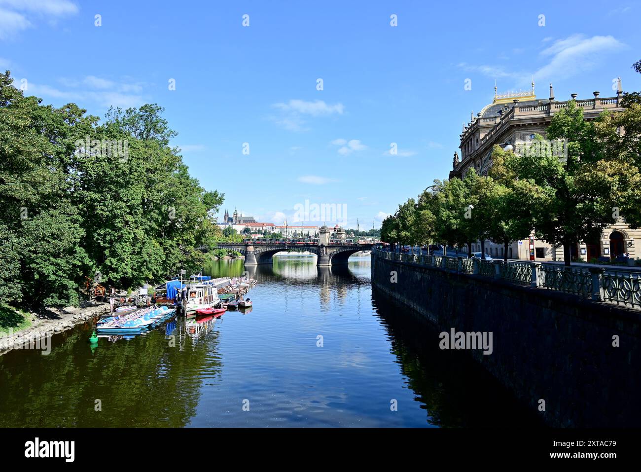 Fiume vltava hi-res stock photography and images - Alamy