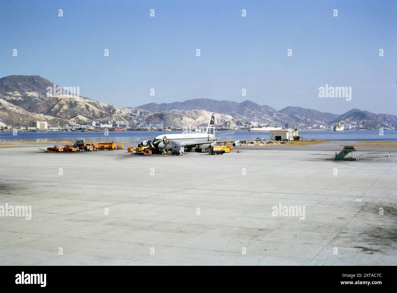 BOAC British Overseas Airways Corporation, De Havilland 106 Comet 4 ...