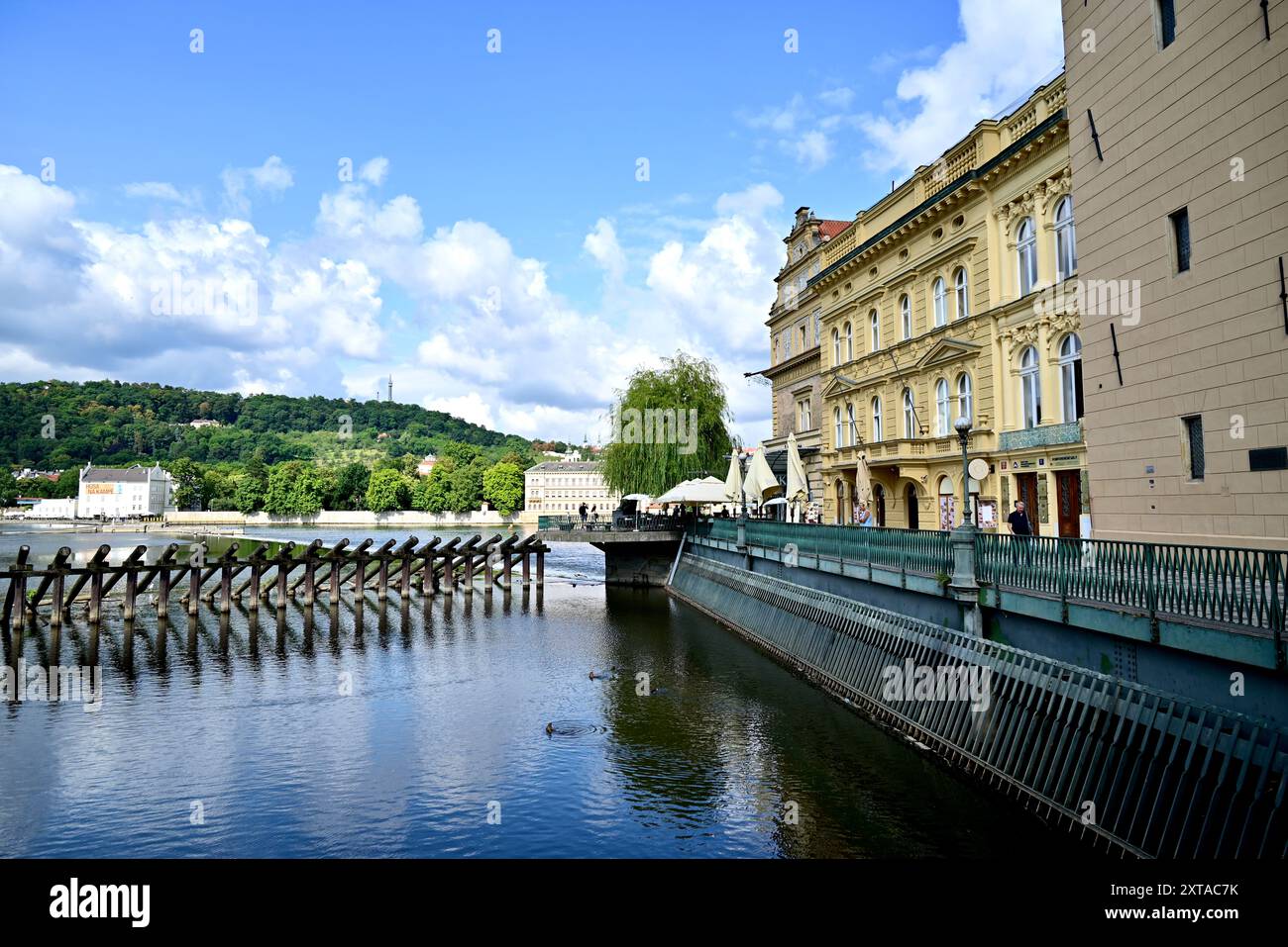 Fiume vltava hi-res stock photography and images - Alamy
