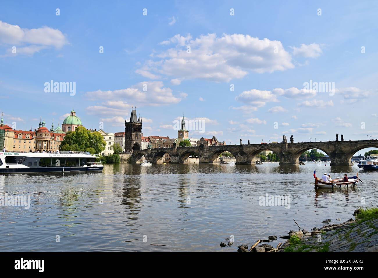 Fiume vltava hi-res stock photography and images - Alamy