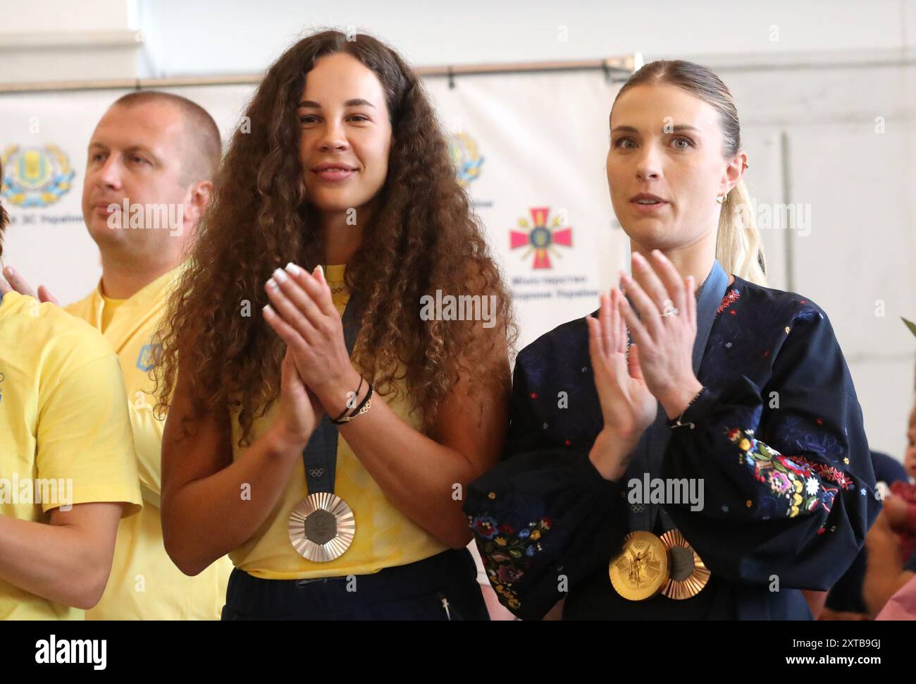 Non Exclusive: KYIV, UKRAINE - AUGUST 13, 2024 - Ukrainian canoe ...