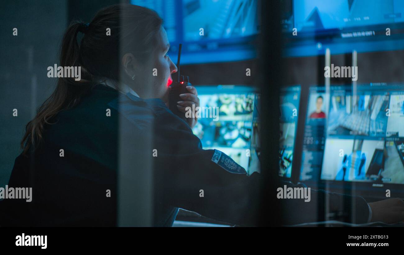 Data center employee talking in hi-res stock photography and images - Alamy