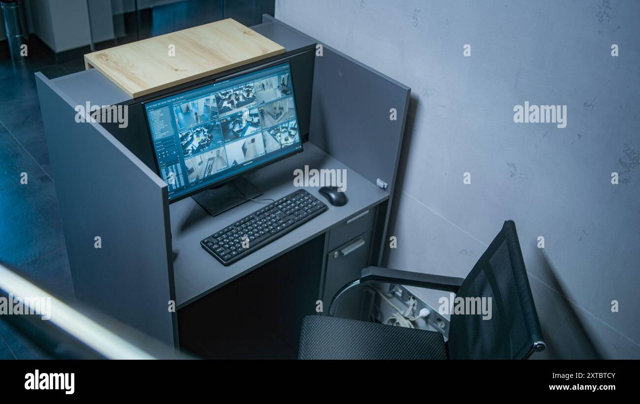 Entrance with privacy screen hi-res stock photography and images - Alamy