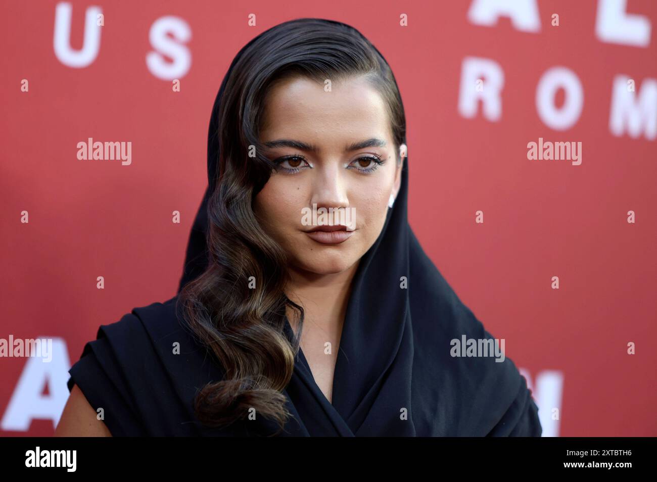 Isabela Merced bei der Premiere des Kinofilms Alien: Romulus im TCL ...