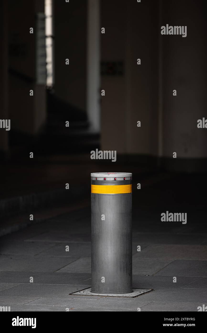 rising bollard blocks the entry of vehicles Illuminated retractable ...