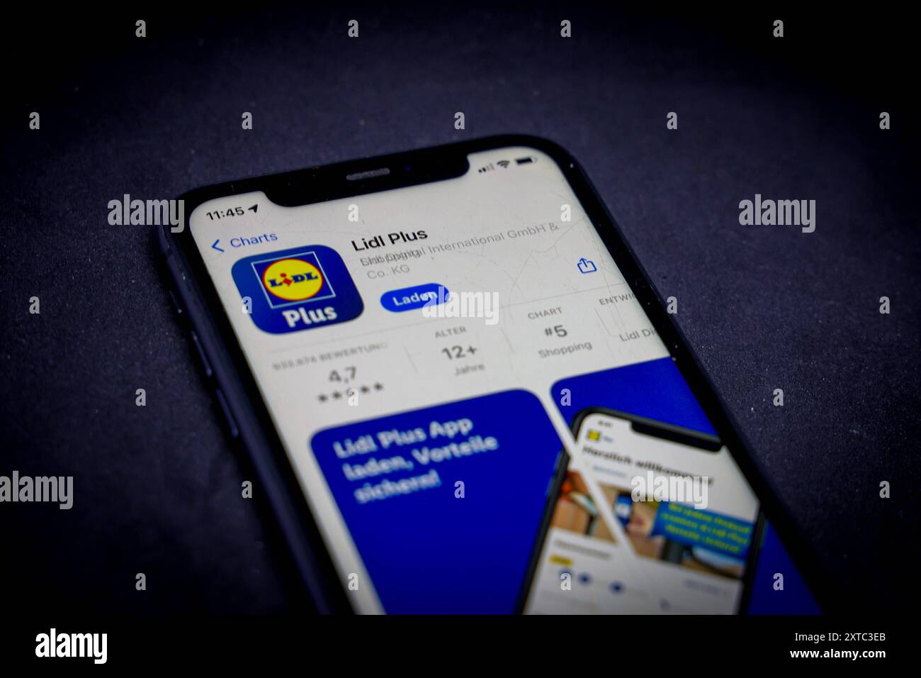 Apple App Store auf einem iPhone. Apps-Charts gratis - Lidl Plus // 12.08.2024 *** Apple App ...