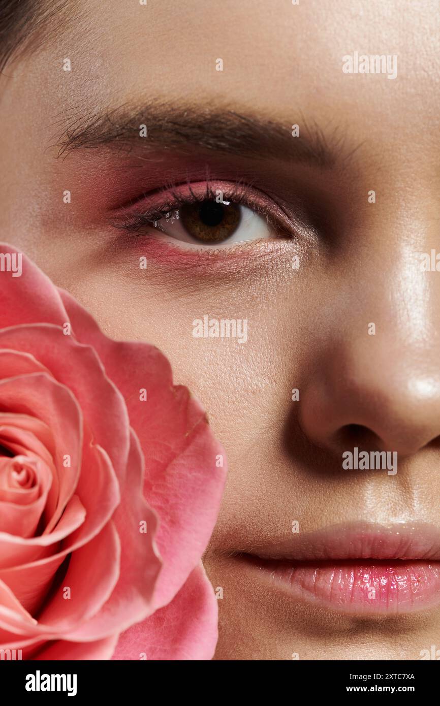 Rosebud mouth hi-res stock photography and images - Alamy