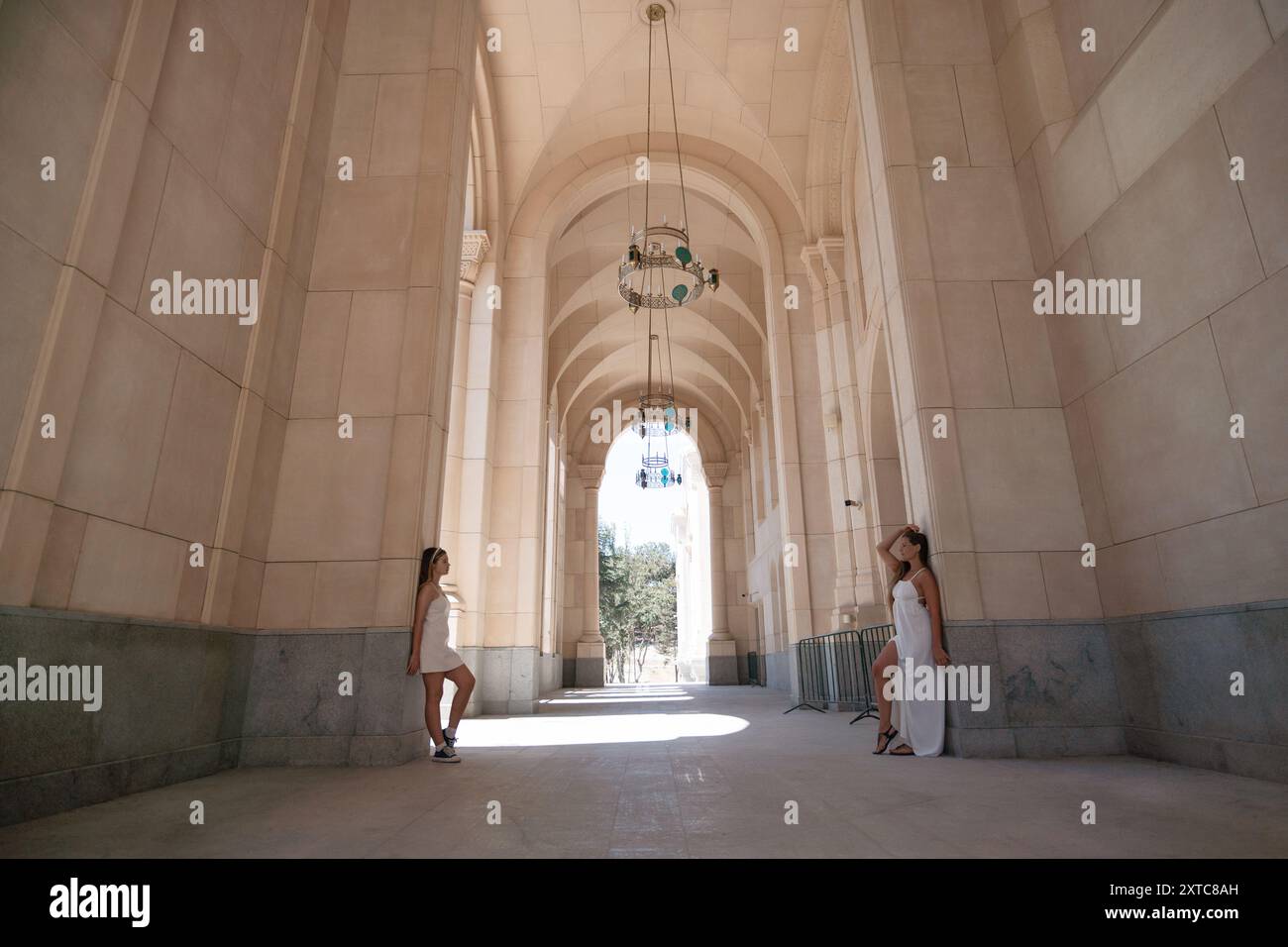 White structure dress hi-res stock photography and images - Alamy