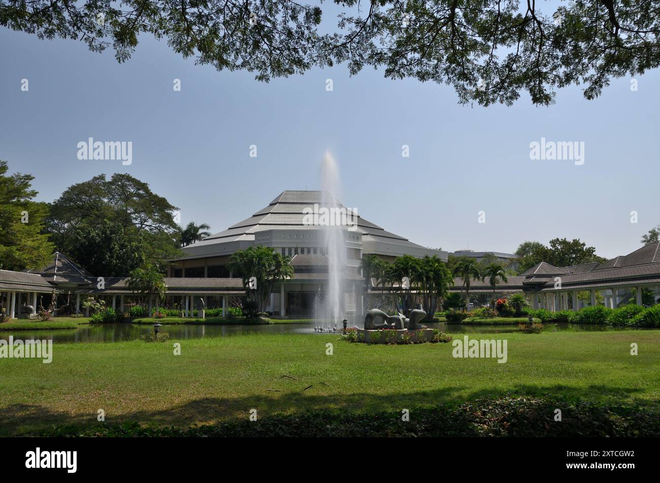 University Silpakorn, Sanam Chandra Palace Campus, Nakhon Pathom ...