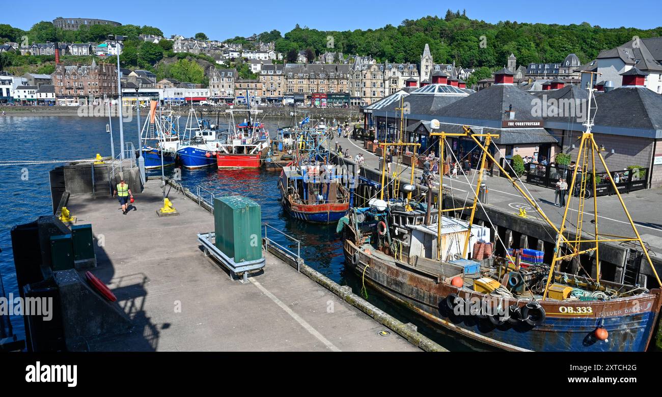 Fishing Boats Oban Scotland Harbour Stock Photo - Alamy